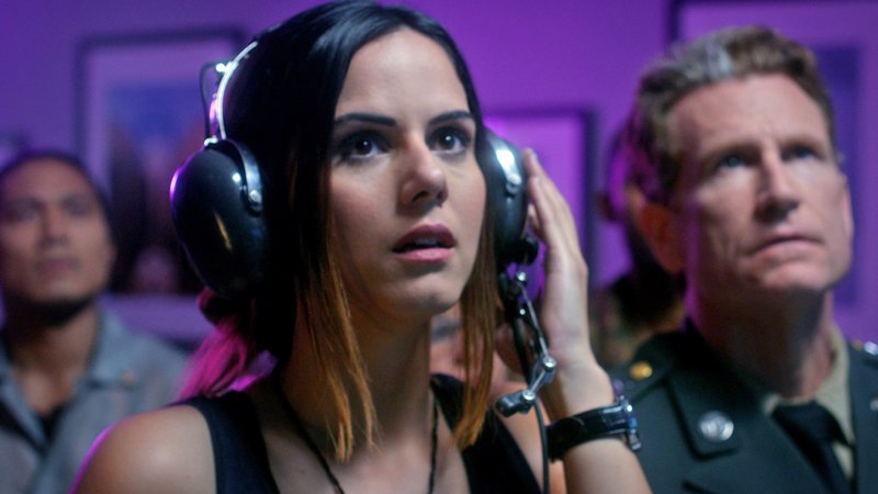 Alien Convergence - Battle in the Sky USA, 2017 [Caroline Ivari, Ana ...