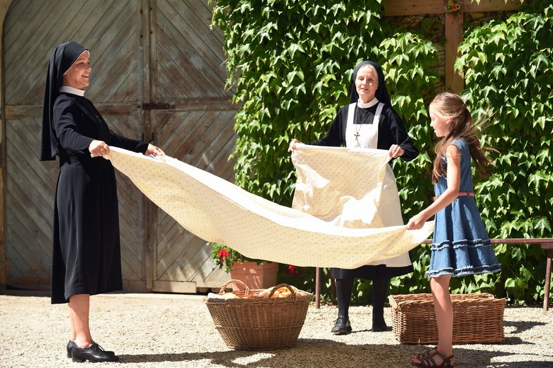 [16x03] Maja will ins Kloster - Um Himmels Willen – TV Wunschliste