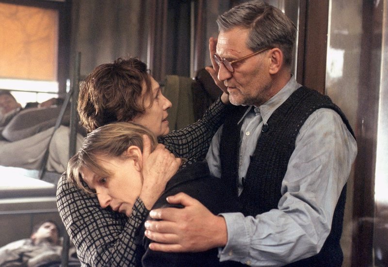 [13] Allein auf der Welt - Klemperer - Ein Leben in Deutschland – TV ...