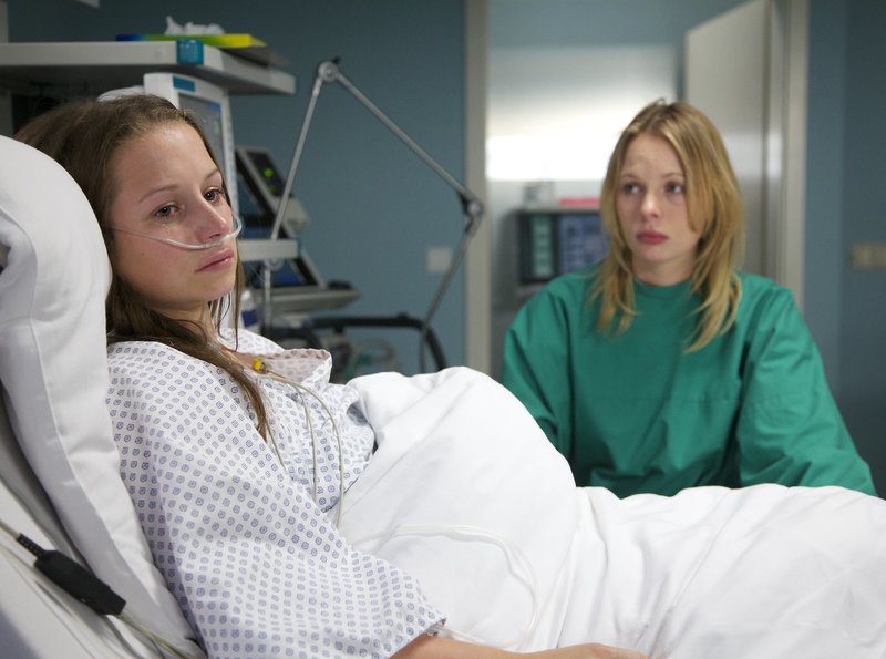 In aller Freundschaft / In aller Freundschaft - Zwei Herzen Bilder ...