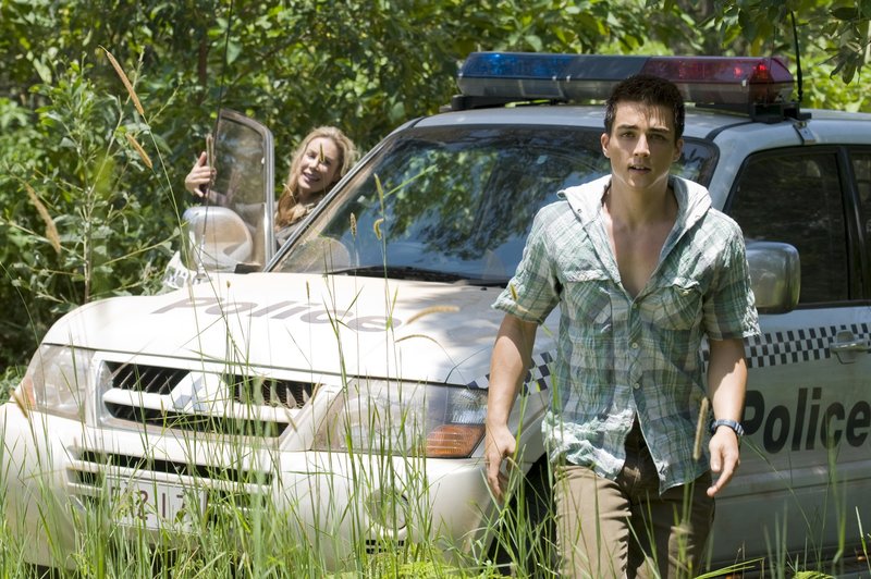 Alien Surfgirls Bilder - TV Wunschliste