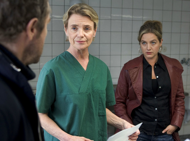 [01x05] Ein Toter aus Afrika (Afrikanen) - Mankells Wallander ...