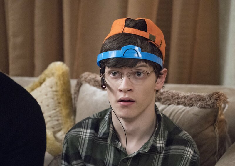 [03x15] Enthüllungen (G-a-- Game N-i-- Night) - Speechless – TV Wunschliste