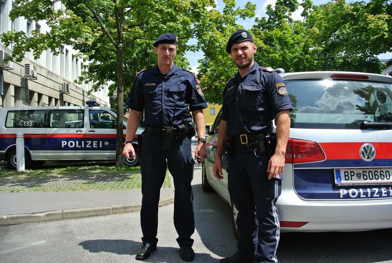 24 Stunden - Polizeieinsatz in Graz / 24 Stunden - Die Polizei im ...