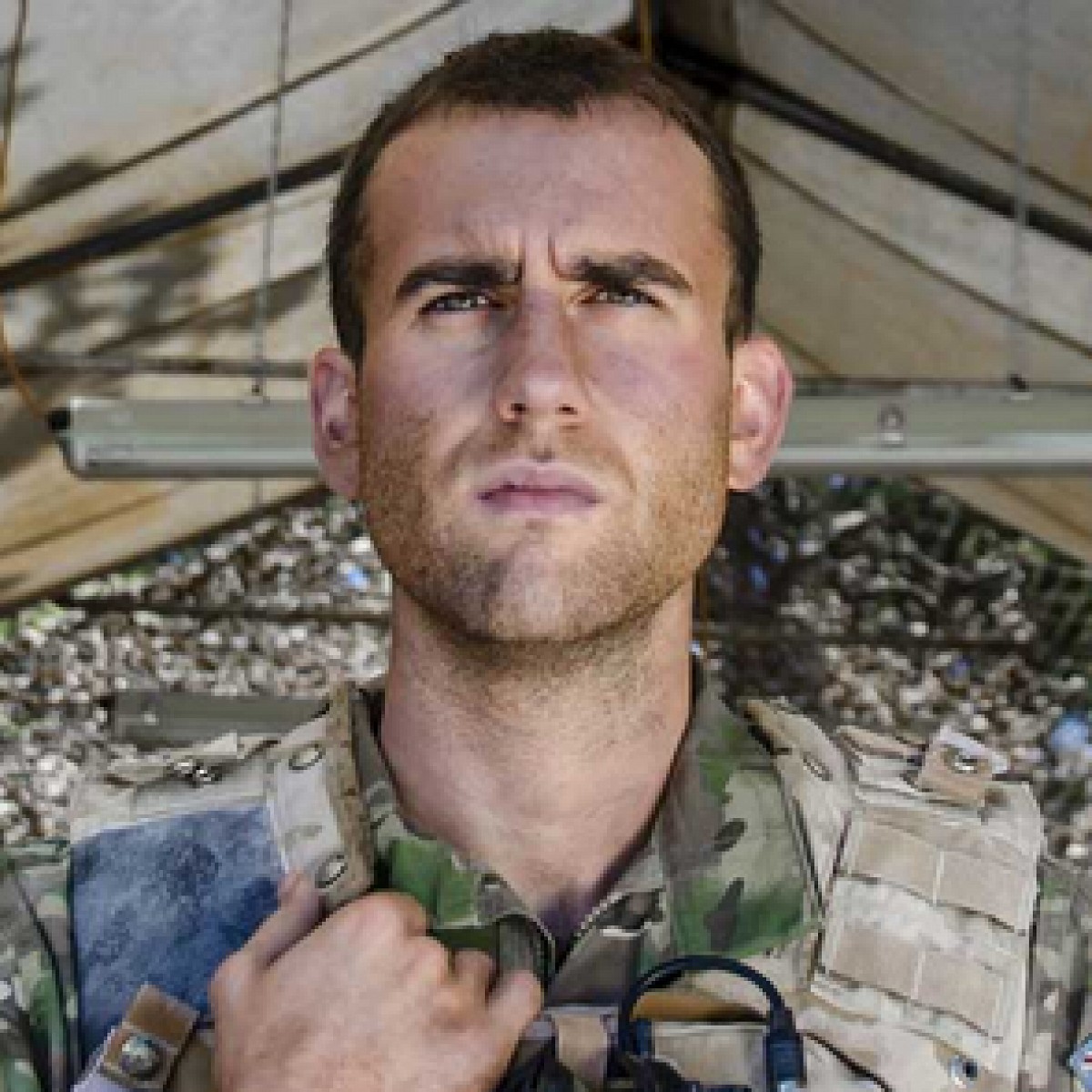 "Harry Potter"-Star Matthew Lewis dient in "Bluestone 42" für BBC ...