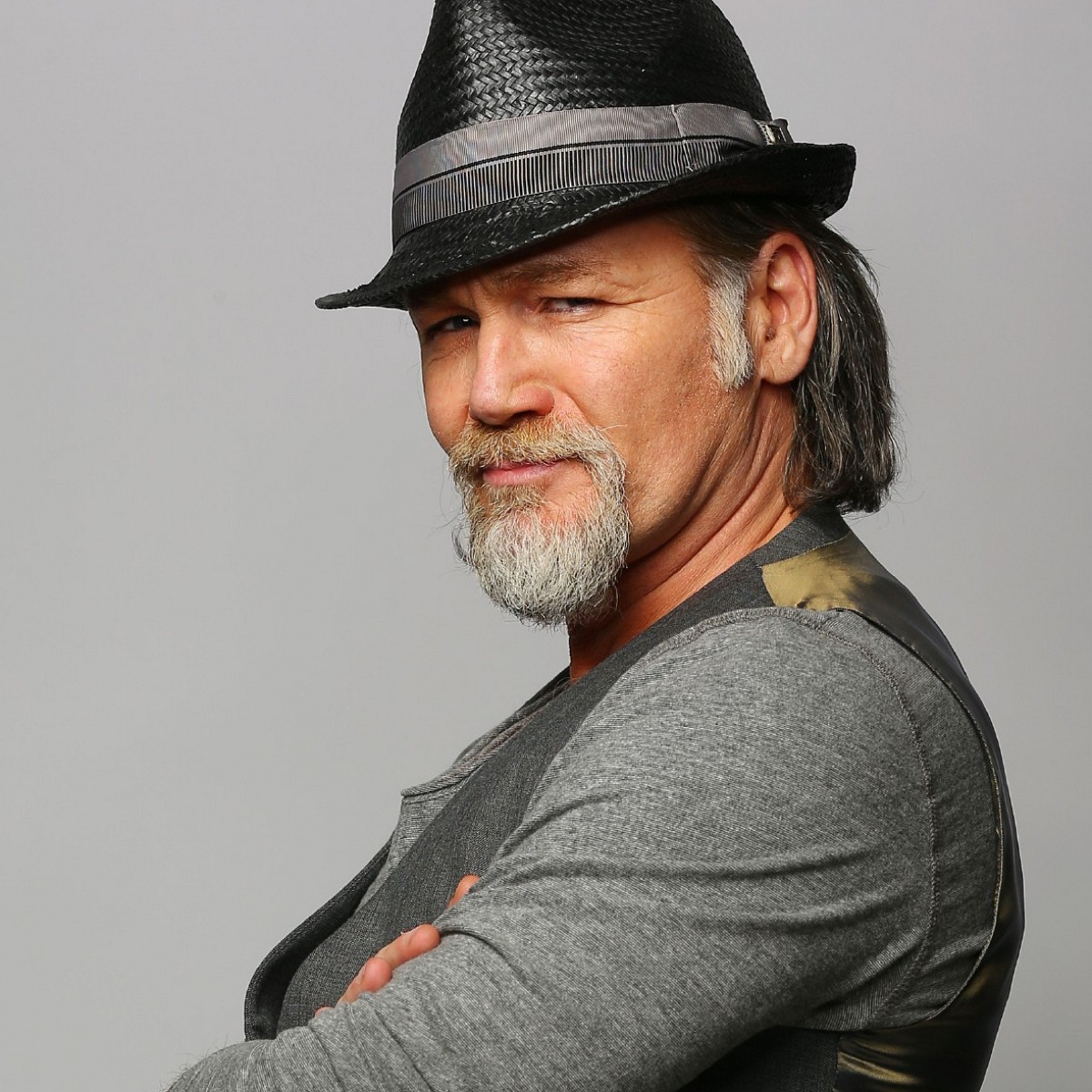 Luca Maric steigt bei "Unter uns" ein - Ungehobelter Handwerker ...