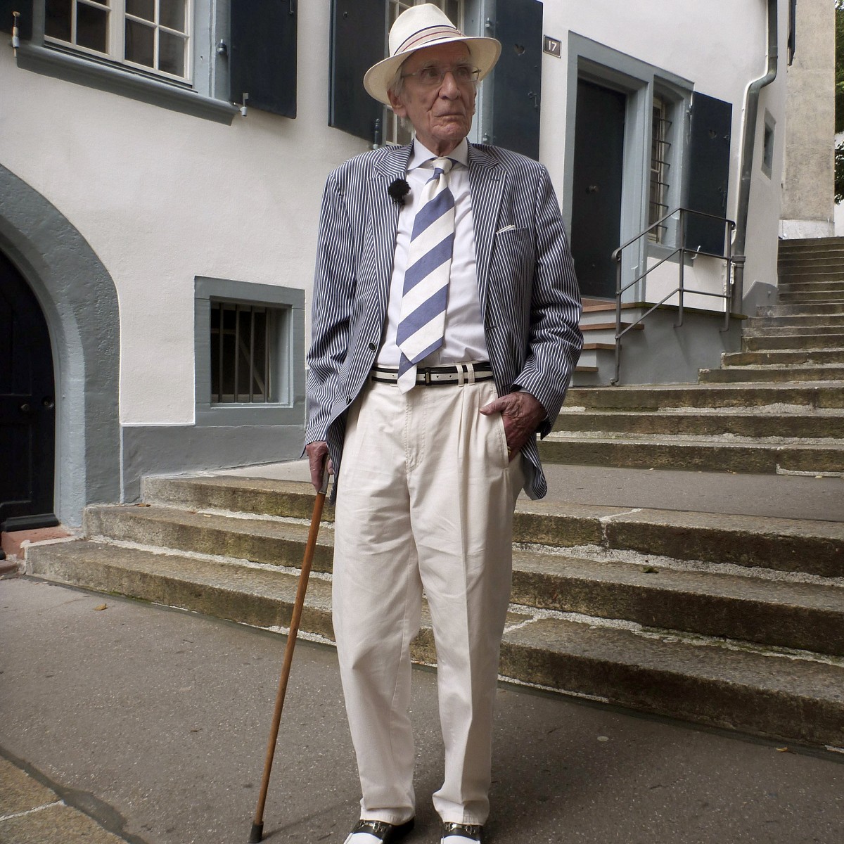 Schauspieler Lukas Ammann ("Graf Yoster") mit 104 Jahren verstorben ...