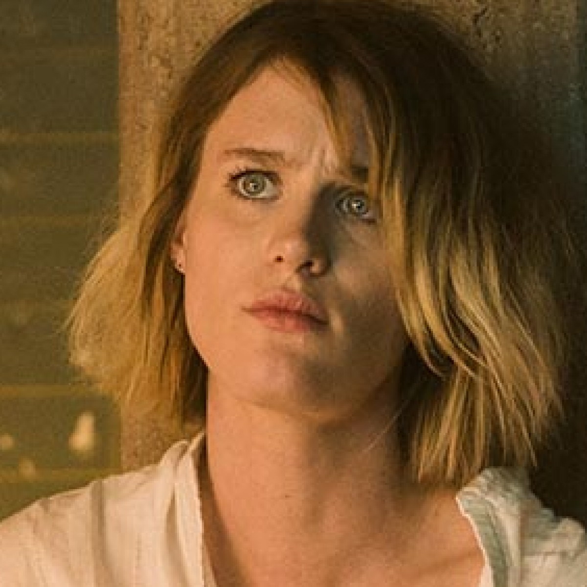 Mackenzie Davis On The Set Of Station Eleven In Toronto 06252021