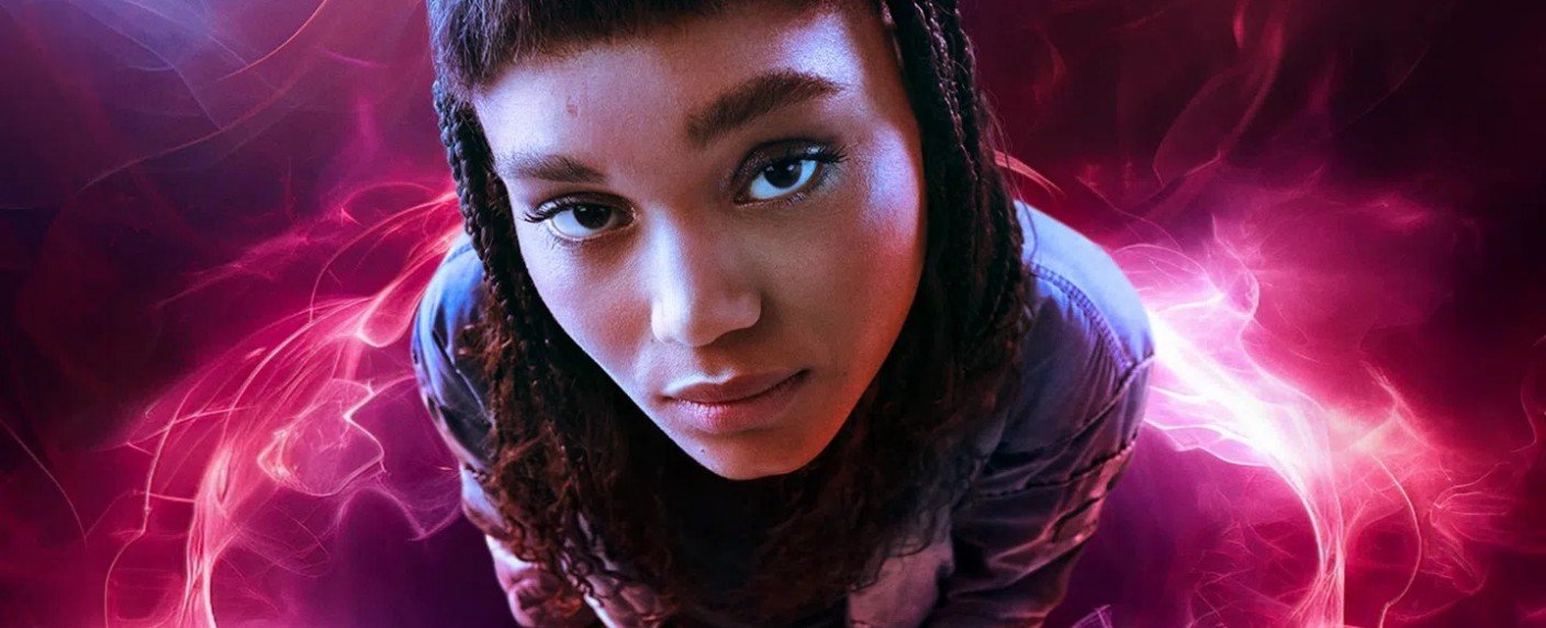 Pauline Trailer Zur Deutschen Coming Of Age Horrorserie Schülerin Wird Bei Disney Vom Sohn
