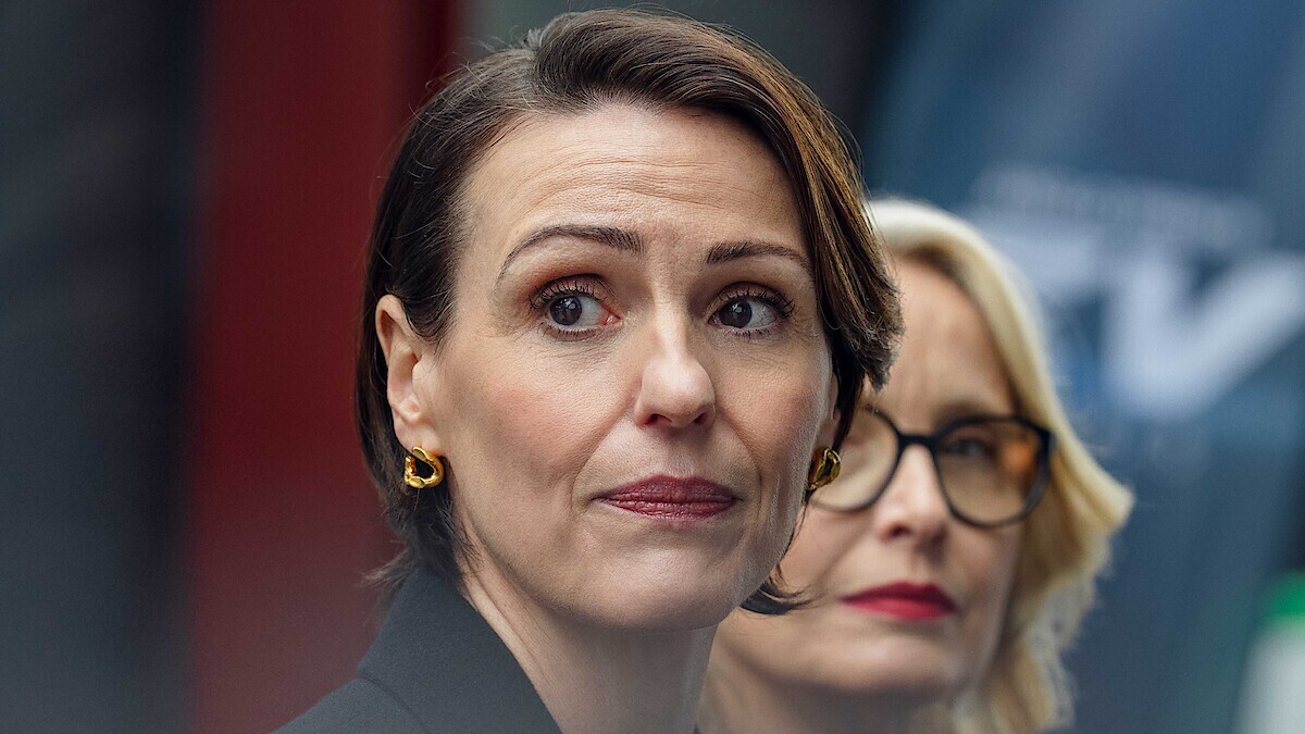 "Hostage": Trailer zur Netflix-Thrillerserie mit Suranne Jones und ...